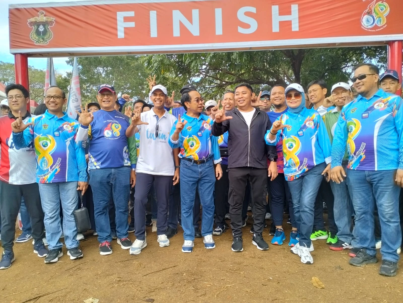 Puisi Kapal Merah Rektor dan Tarian Kolosal Meriahkan Fun Walk Dies ...
