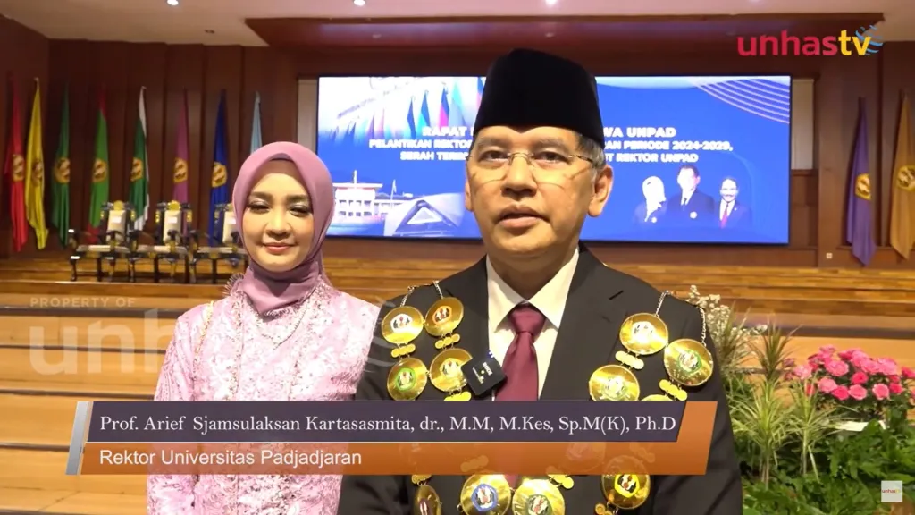 Video: Profesor Arief Kartasasmita Resmi Jabat Rektor Unpad Periode ...