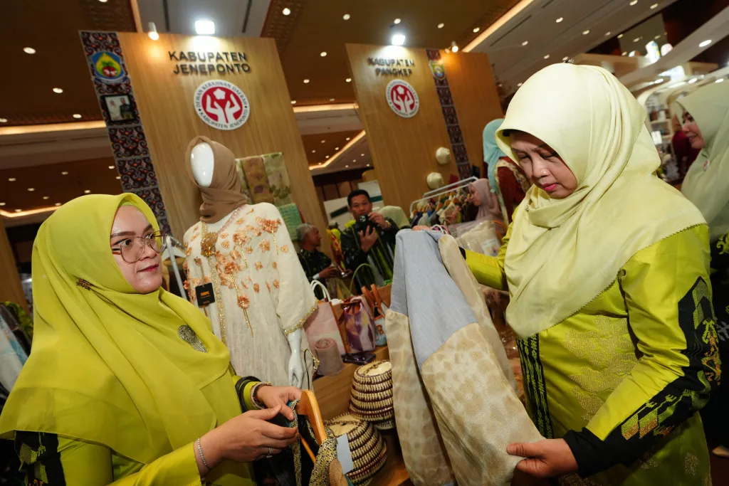Tampilkan Kerajinan Tradisional dari Tiap Kabupaten, Dekranasda Sulsel ...