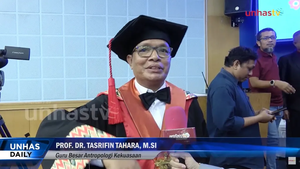 Video: Tasrifin Tahara Dikukuhkan sebagai Profesor Antropologi yang ...