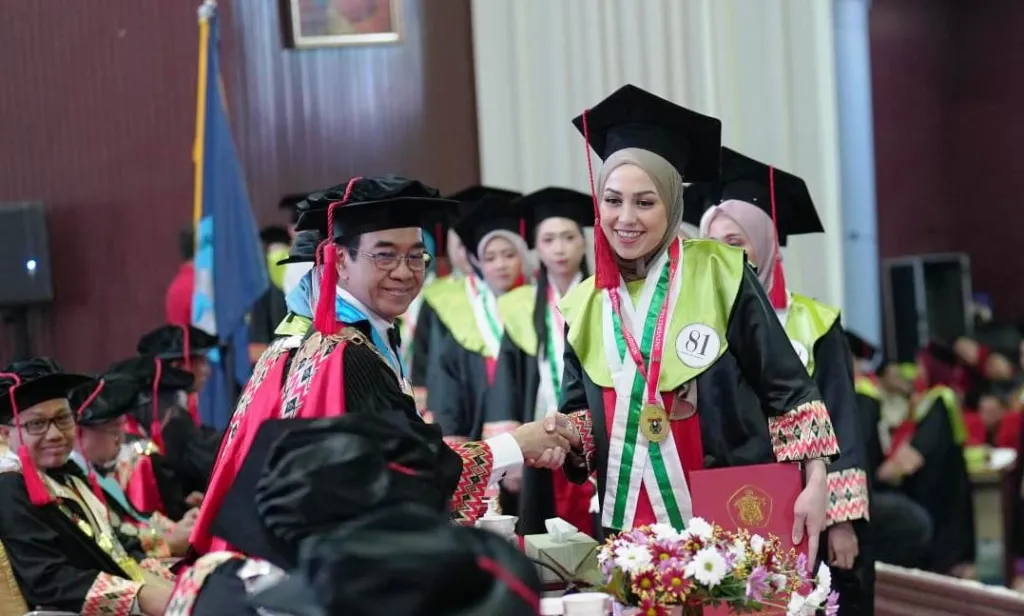 Hanadi Shaheen: Dari Gaza Tak Tahu Bahasa Indonesia, Kini Jadi Dokter ...