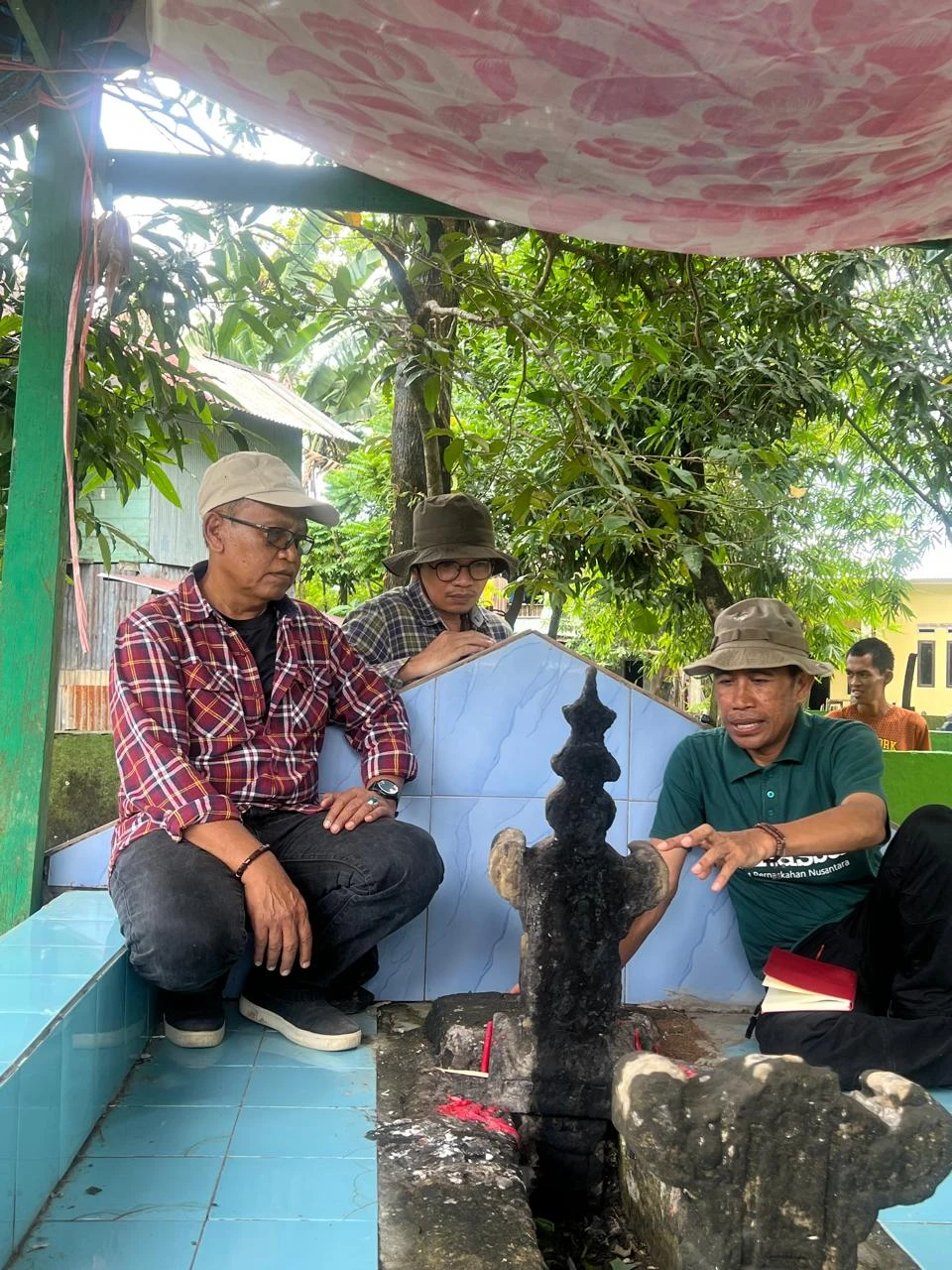 Jejak Aceh di Tanah Maros: Penemuan Nisan Kuno yang Mengubah Peta ...