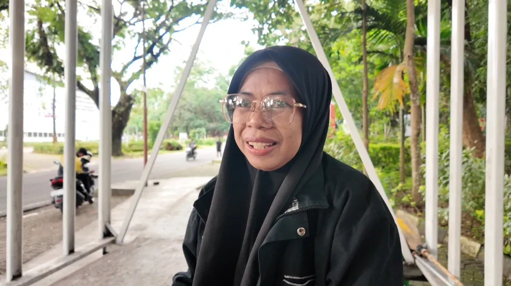 Menembus Panas dan Hujan Demi Buah Hati, Kisah Yulidar, Ibu Tangguh di ...